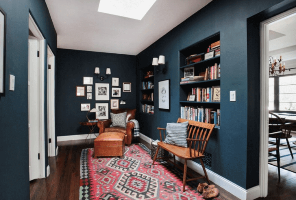 O azul da Prússia e seu caráter soberano - Decor Tips